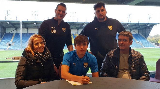 17-годишен българин подписа в Англия - KotaSport