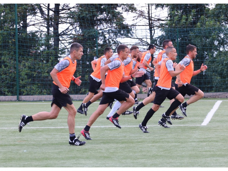 Съдиите от професионалния футбол с добри показатели преди началото на ...