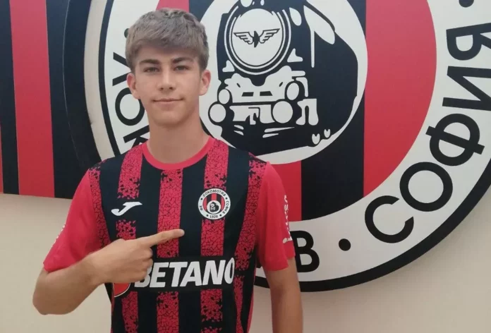 Голям талант на Локо София подписа първи договор - KotaSport